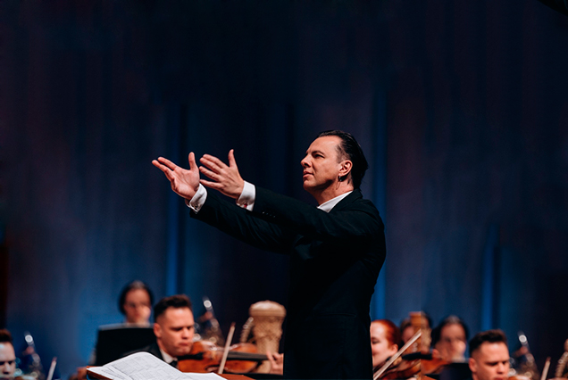 The orchestra and choir "musicAeterna" under the direction of the ...
